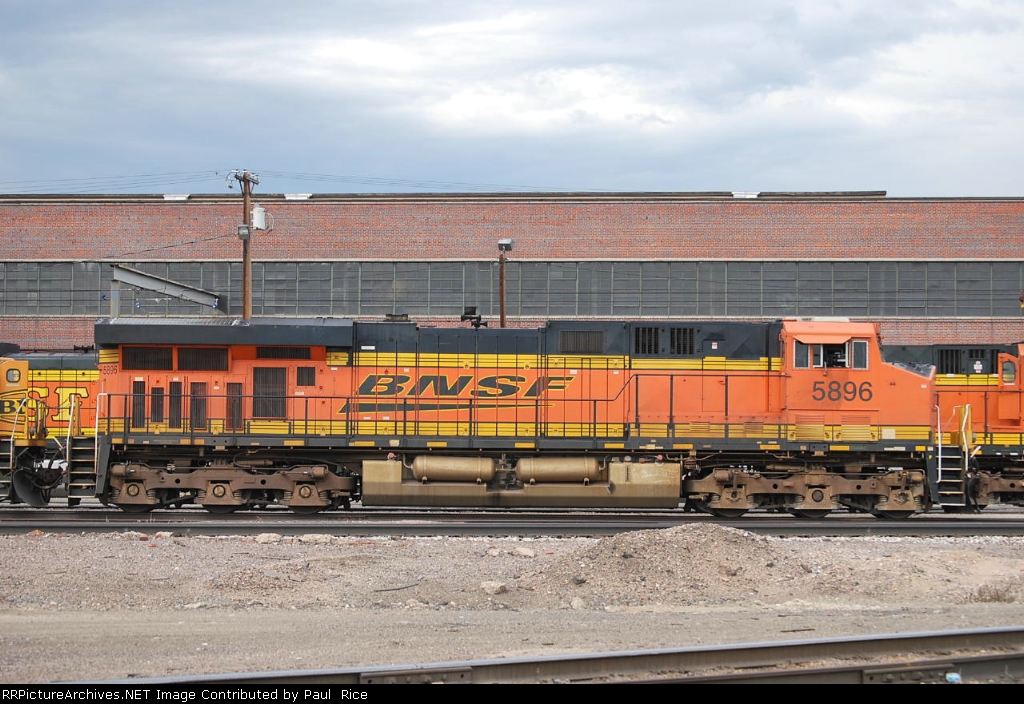BNSF 5896